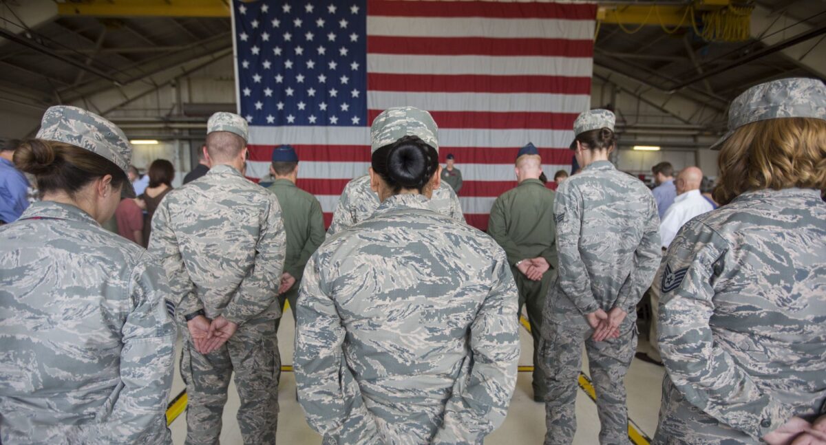 WATCH: Deployed military members send holiday greetings home to ...